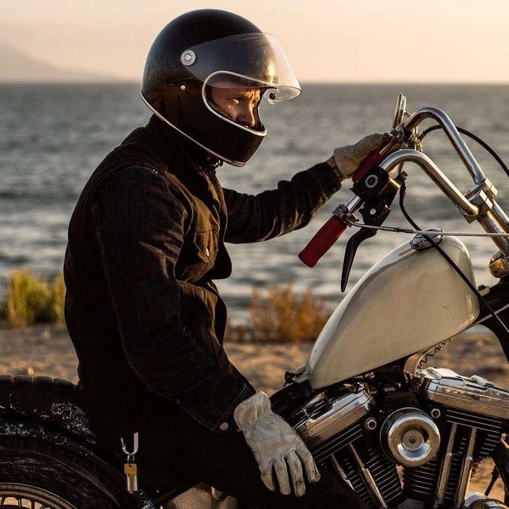 Bell Road & Race Motorcycle Helmets | Official Australian Reseller ...